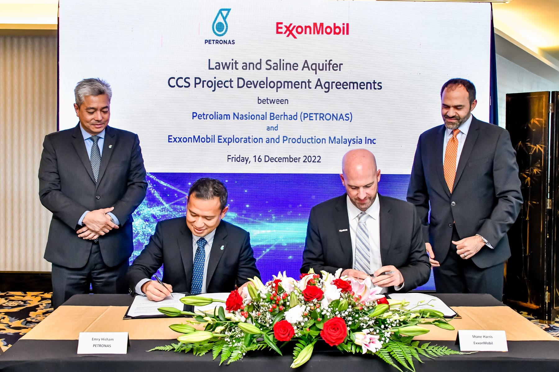 PETRONAS, ExxonMobil Sign CCS Project Development Agreements | PETRONAS ...